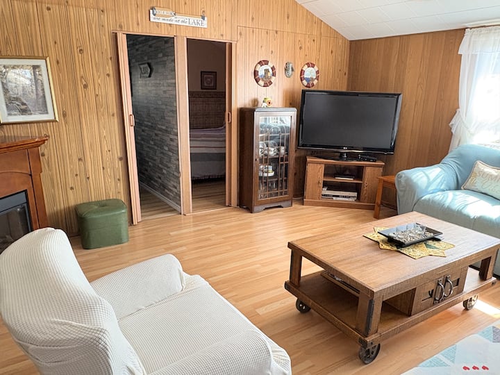 Sunset Cottage At Katepwa Lake - Saskatchewan