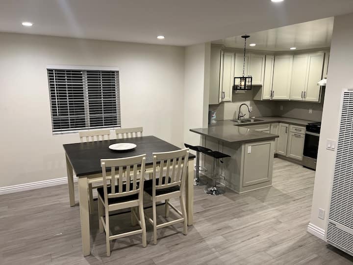 Qoc Homes - Compton, CA