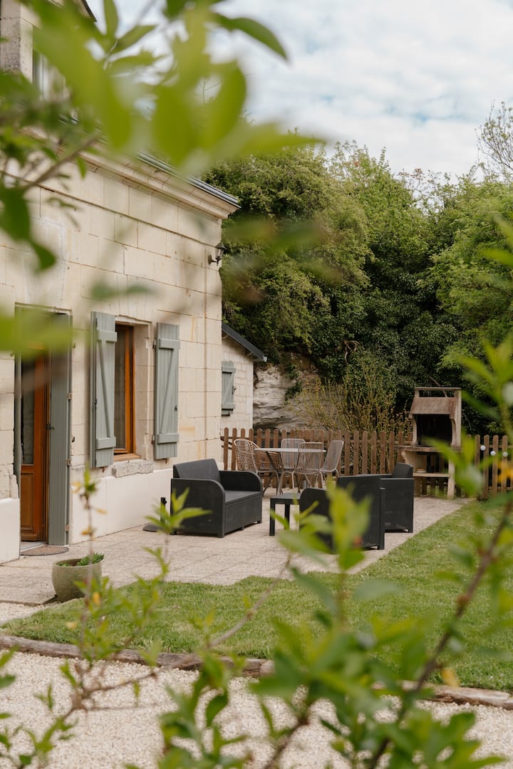 Chinon, Tout Inclus, Excellente Literie, 3 éPis - Avoine