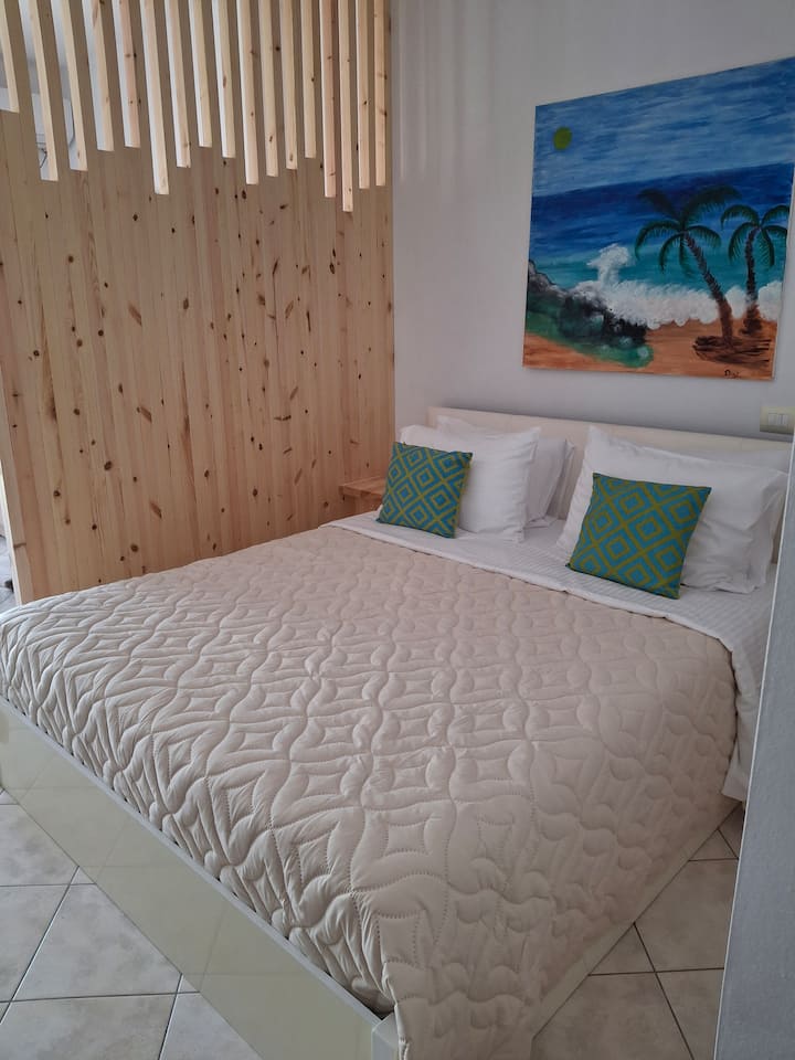 Cozy Apartment In City Center - Himarë