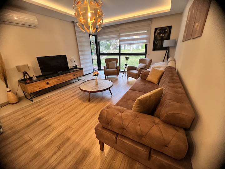 2+1 Gartenwohnung - 150 M Zum Meer - Mit Pool - Kuşadası