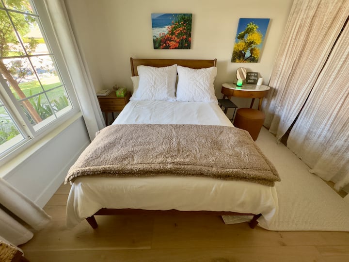 Private Room & Bath In A Quiet Santa Clarita Home - Santa Clarita, CA