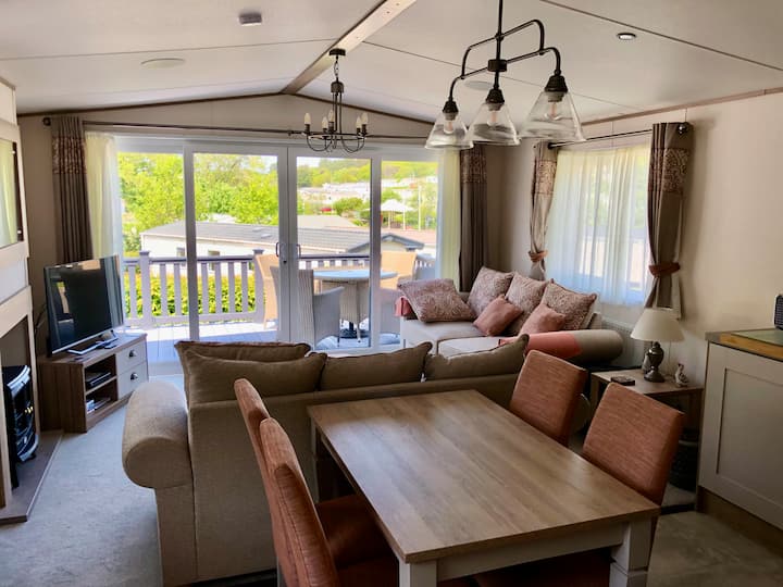 Deluxe Holiday Home - Isle of Wight
