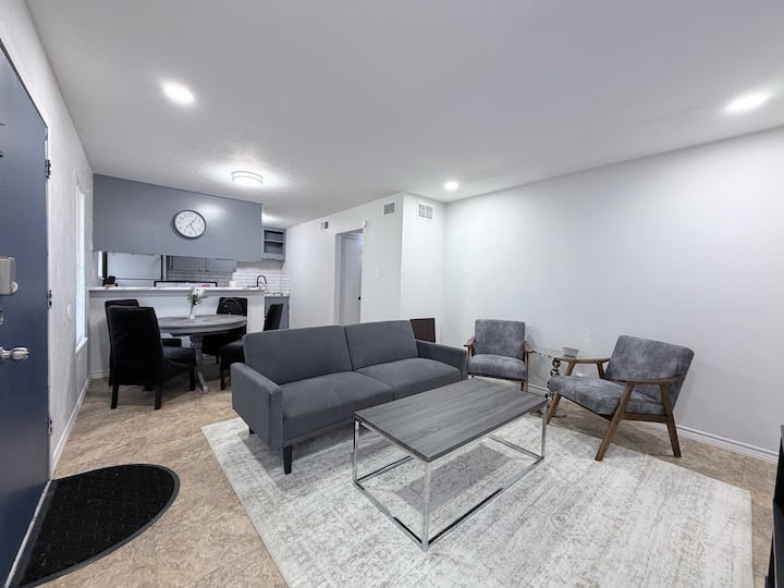 Spacious 2br Kingsville Peaceful & Cozy Getaway - Kingsville, TX