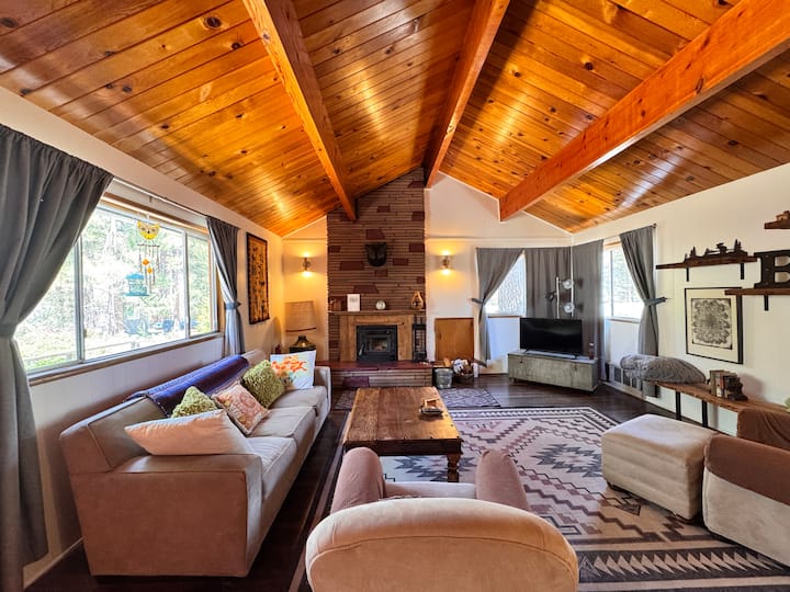 Rusty Owl Cabin | Spacious | Big Yard | King Bed - Mount Baldy, CA