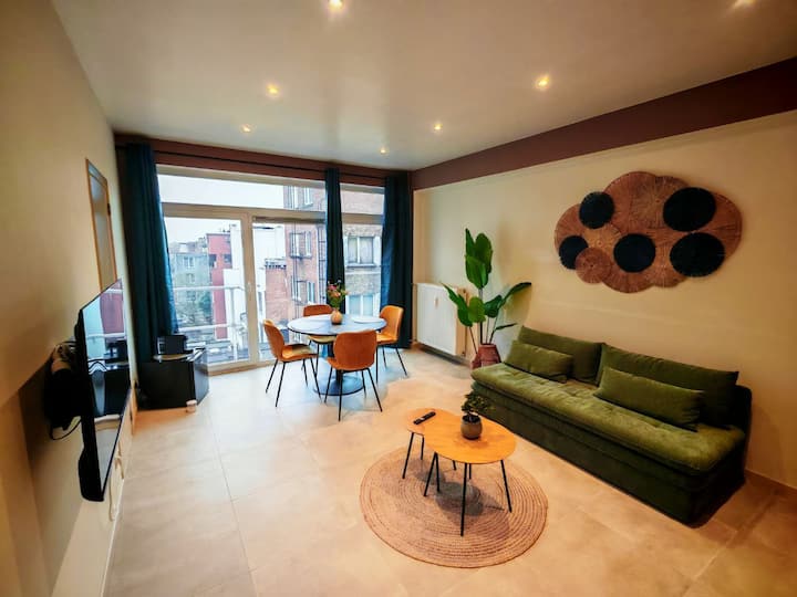 Cozy Retreat With Balcony @Opera, Meir, Flixbus - Anvers