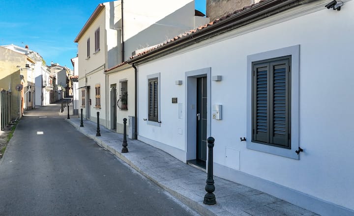Olbia Townhouse | Designer | Walk To Everything - Olbia
