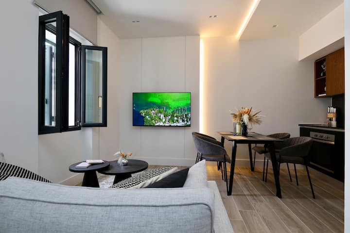 Renovated Townhouse Olbia Center | Walk To All - Olbia