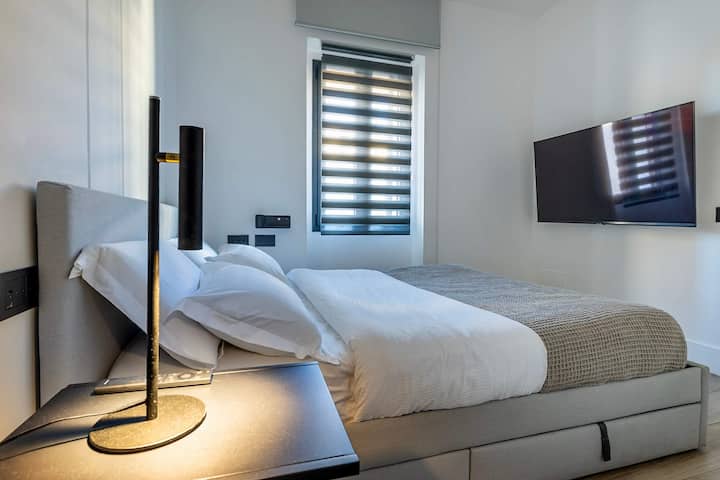 Elegant Historic Townhouse · Central Olbia Gem - Olbia