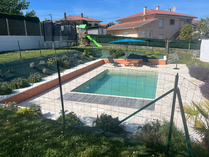 Maison Familiale Avec Piscine Et Jardin - Bayona, Francia