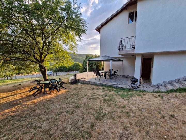 "House Of Swallows" Vacation Home Close To Sofia - Bulgarie