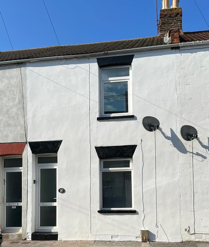 Mayfield | Roomy 2 Bed Slp 7 Gosport Town House - Fareham