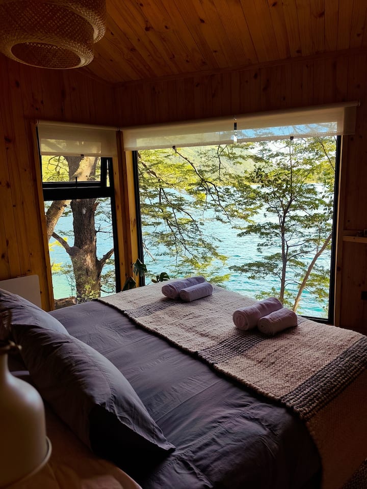 Private Lakeside Retreat
Lonconao/arrayan Cabin - Futaleufu