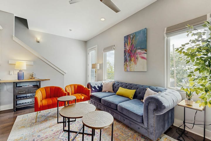 Stylish Townhouse With A Rooftop Deck, Balconies, - Nashville, TN