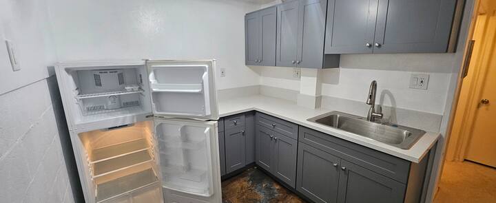 E~downstairs~leval Entry~gym/pool/spa~monthly~讲中文 - Laguna Hills, CA