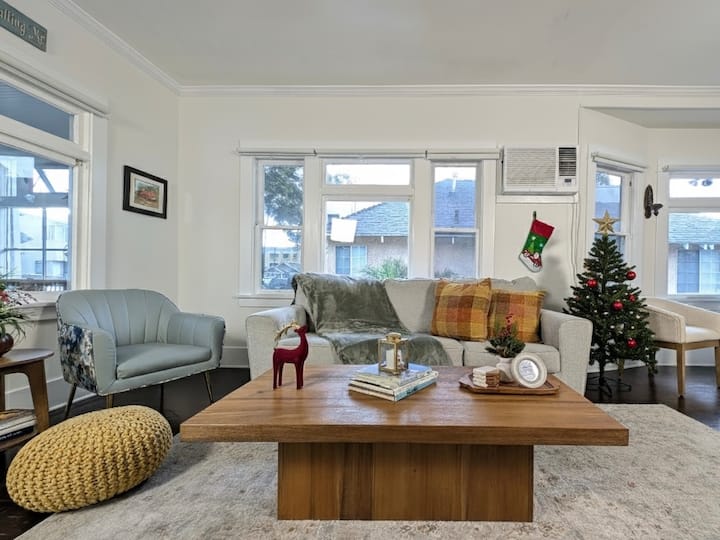 Spa, Parking, King Bd, Desk, 7 Min Walk To Beach - Long Beach, CA