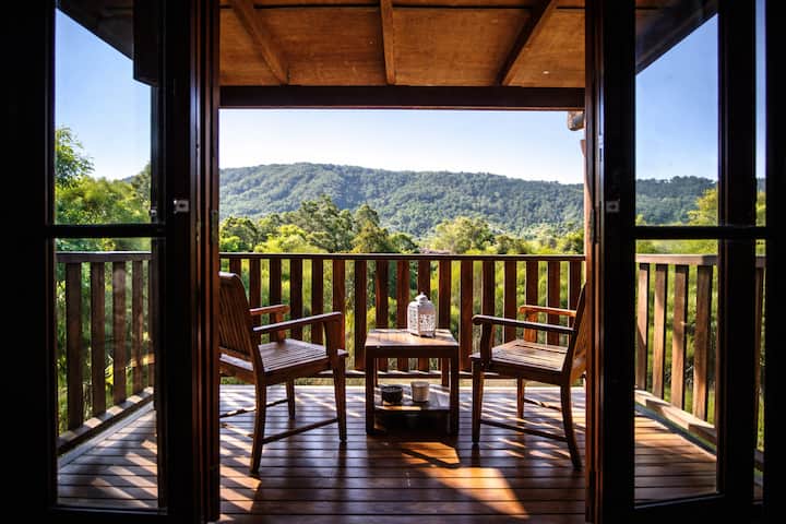 Golden Wattle Luxury Cottage & Highland Cows - Dayboro