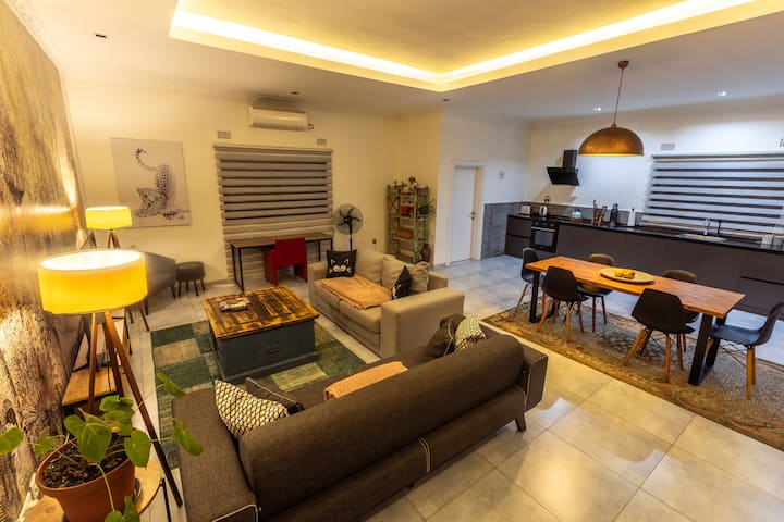 Stylish, Centrally Located, Spacious, 3 Bedrooms - Zambia
