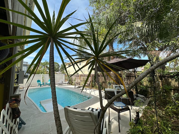 Private Oasis, Walk To Gulf, Fish, Bike Trail +! - Palm Harbor, FL