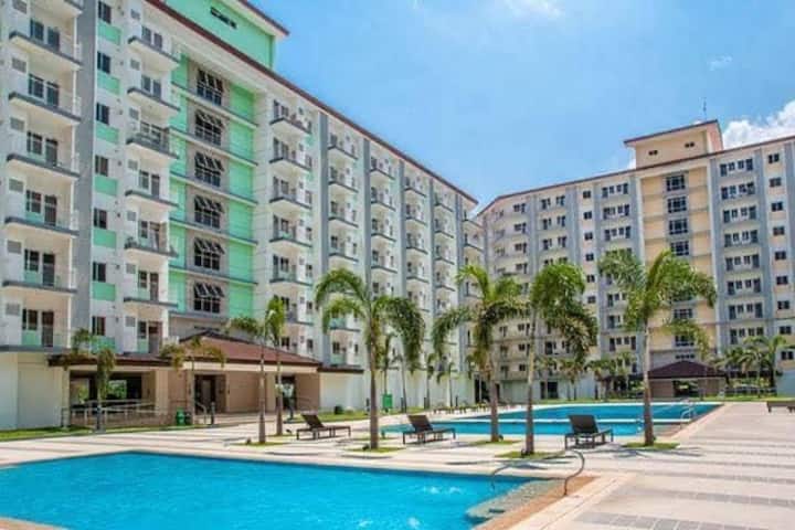 2br At Field Residences, Behind Sm Sucat Near Naia - Las Piñas