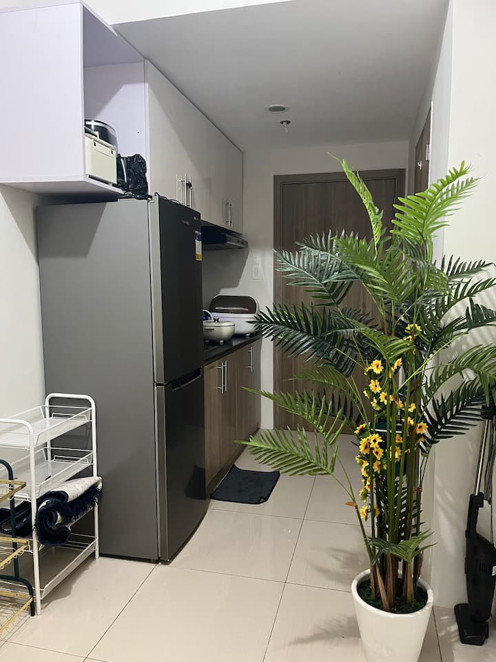 2br At Field Residences, Behind Sm Sucat Near Naia - Las Piñas