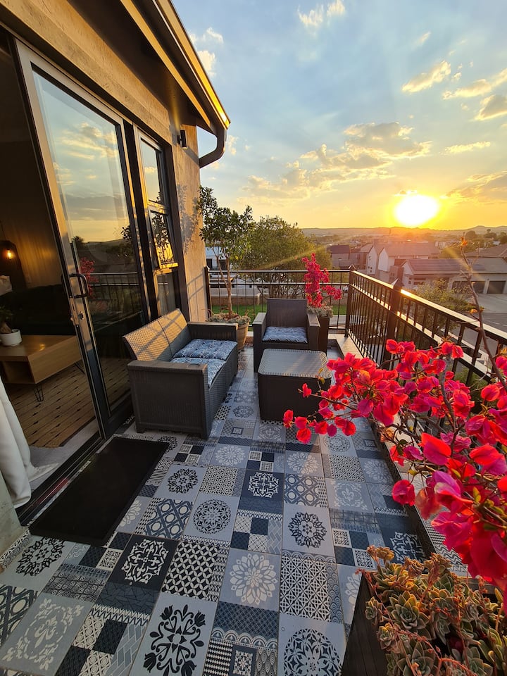 Silver Views Guest Suite - No Loadshedding! - Tyger Valley
