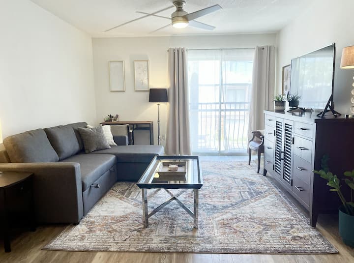 Uf/shands - Close, Quiet, Safe, Cute, Clean Condo! - Gainesville, FL