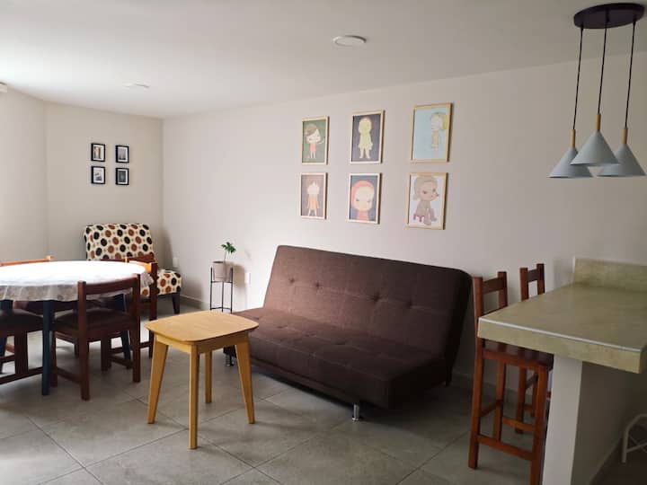 Casa De Dos Pisos Para Cuatro Personas - Pachuca