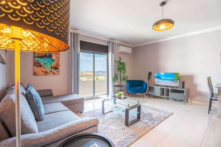 8m Walk To Beach W/pool / Balcony / Ac / Wi-fi - Portimão