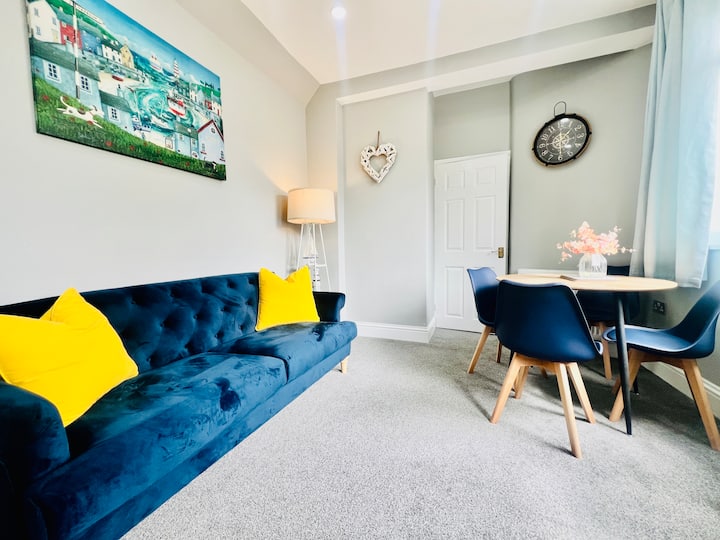 Beach Vibes | Free Parking | Sleeps 5 - Westcliff-on-Sea