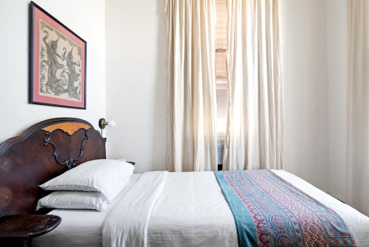 Tiny Room For Solo Traveler + Cruise Port & Strand - Galveston