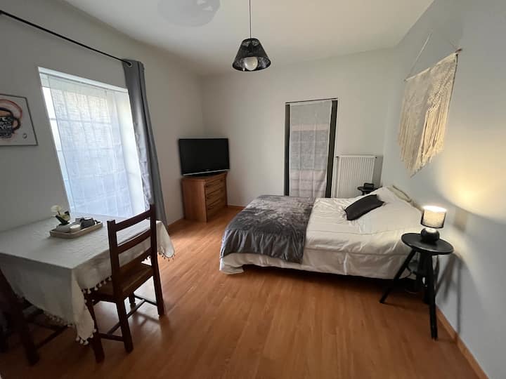 Studio Cosy Et Calme, Centre De Lagnieu + Terrasse - Lagnieu