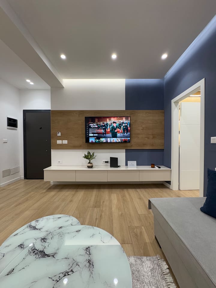 Luxurious Seaside Apartment - Durrës