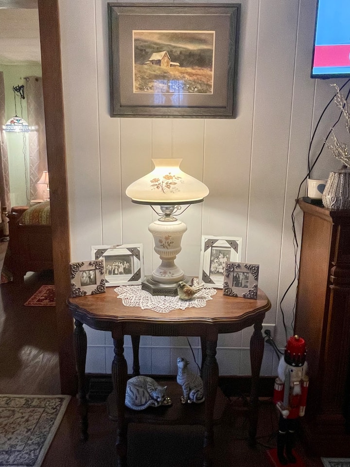 Sweet Sisters Manor - West Virginia