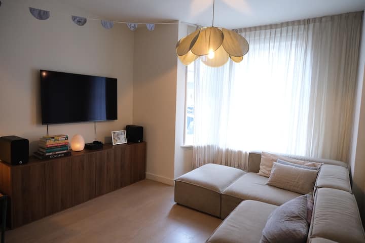 Ground Level Apartment With 4 Bedrooms And Garden - Amsterdam