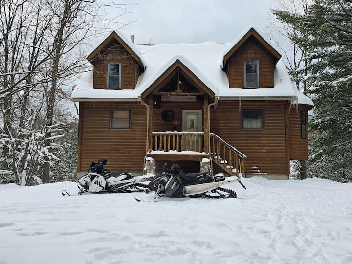 Cool Creek Chalet - Irons, MI