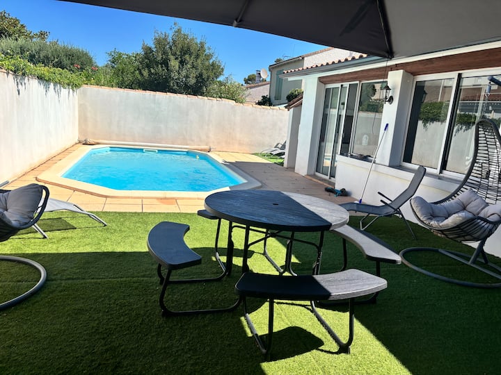 Villa 10 Couchages Avec Piscine à Nîmes - Nimes