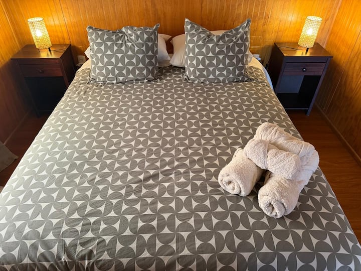 Cabaña Mana Make Make Para 4 Pax Vista Al Jardin - Isla de Pascua