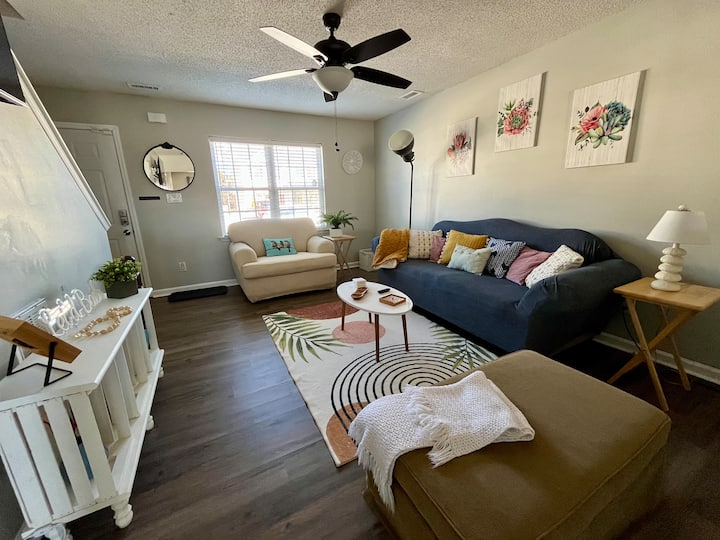 6mi To Wilson Gate•2br 2.5ba•w/d+parking•patio - Jacksonville, NC