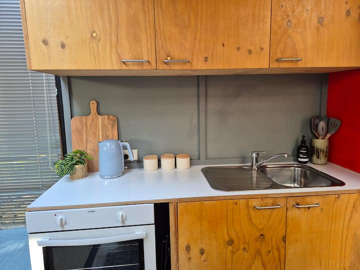 Francis Lane Tiny Studio - Bruny Island