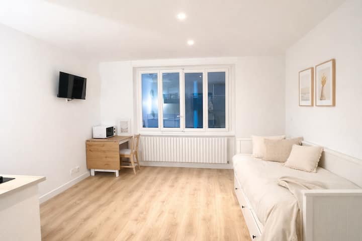 M023 *Marquer* Studio Agréable Proche De La Gare - Annemasse