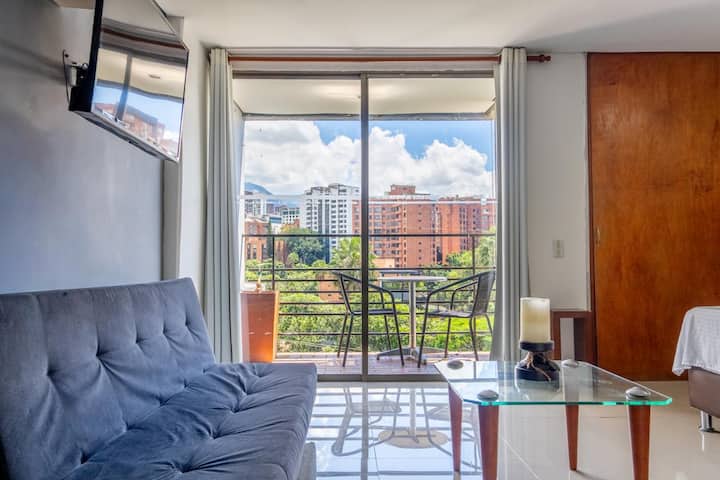Apartamento Con Vista Panorámica | Parqueadero - Medellín, Colombia
