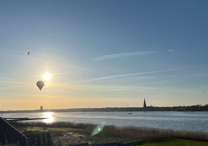 Lichtdurchflutete Wohnung Mit Direktem Schleiblick - Fahrdorf