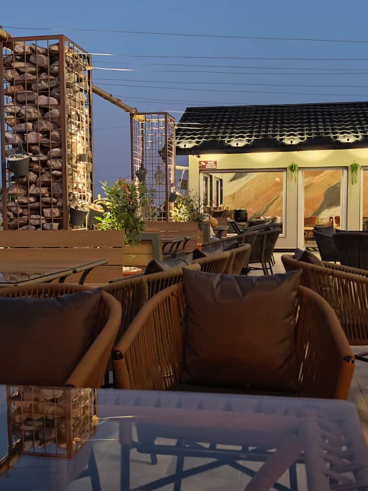 The Roof Lounge & Stay - Haldwani