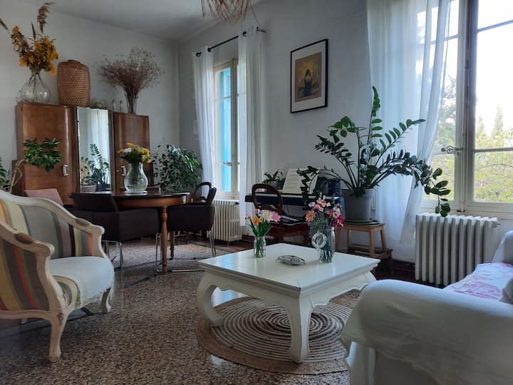 Maison Familiale Avec Jardin - Nîmes