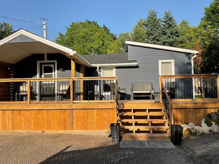 Cozy Beach House - Sauble Beach
