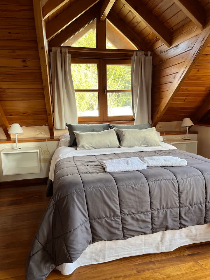 Casa Familiar -Pax 8 C/ Parrilla, Jardín Y Cochera - San Carlos de Bariloche