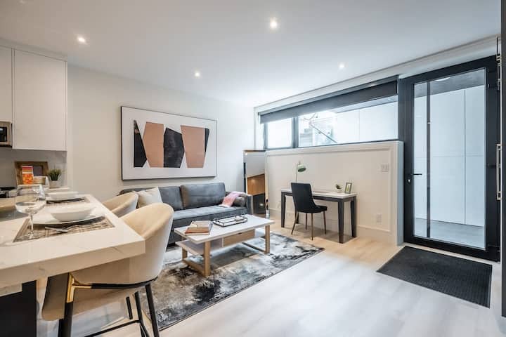 Stunning 2br Executive Suite! - Toronto, ON
