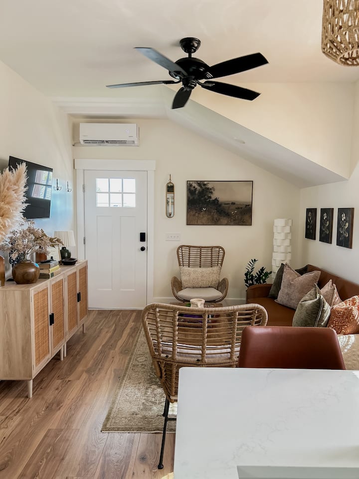 Private Above-garage Apt | Near Old Town Bluffton - Bluffton, SC