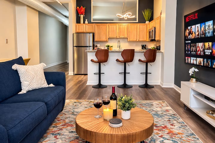 Free Parking + Skywalk | Downtown Indy 1br - Indianapolis, IN